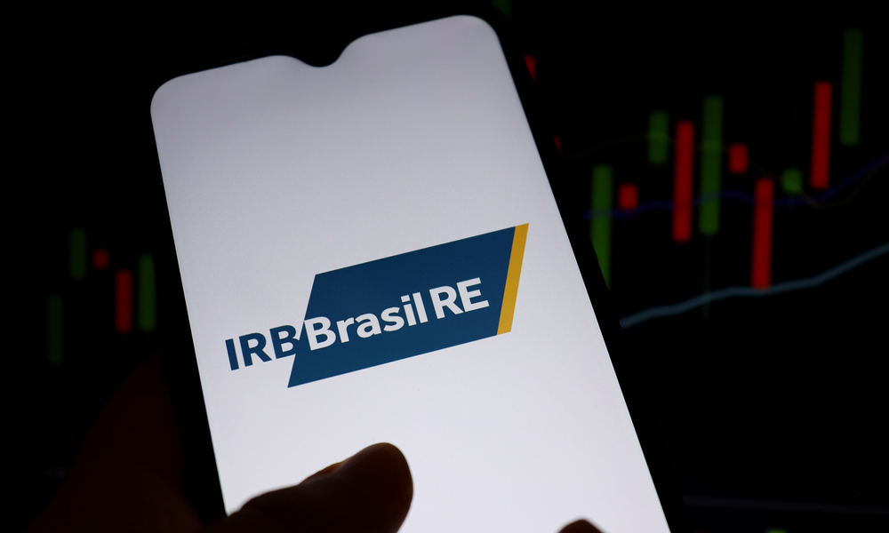 IRB Brasil (IRBR3): Por que voltou aos holofotes e o que esperar